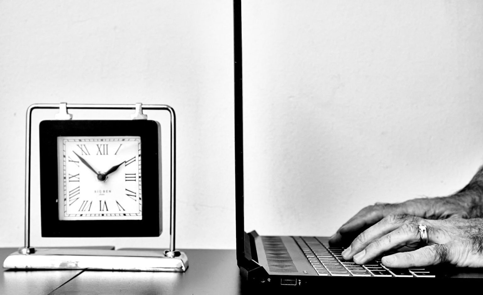 How to Calculate Your Freelance Hourly Rate (With Formula) - Self Employed
