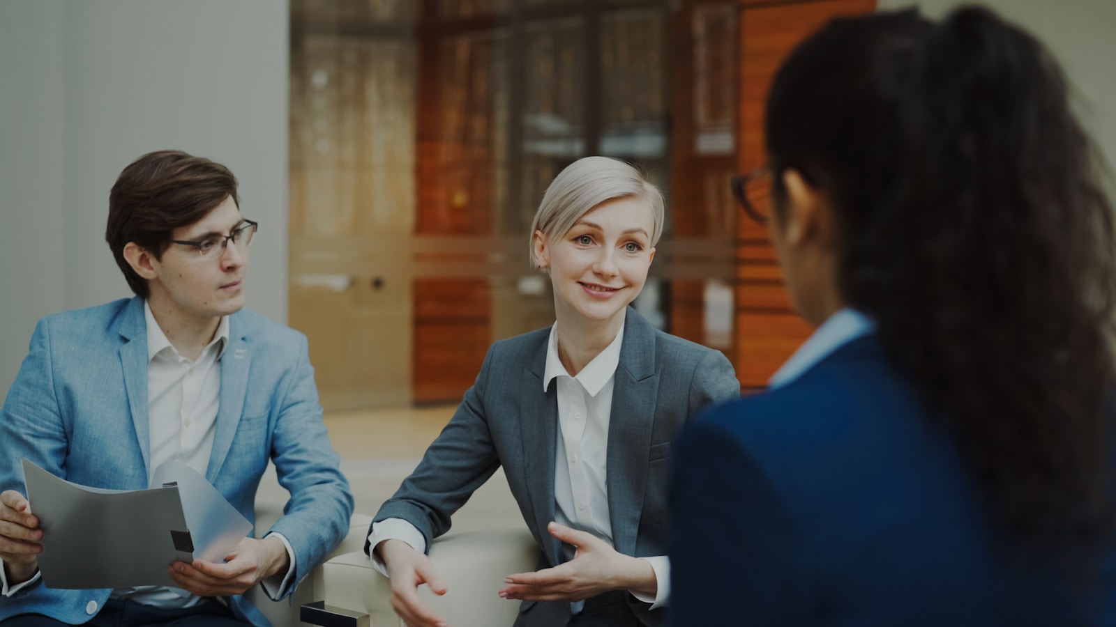 How to Negotiate Freelance Rates With Confidence