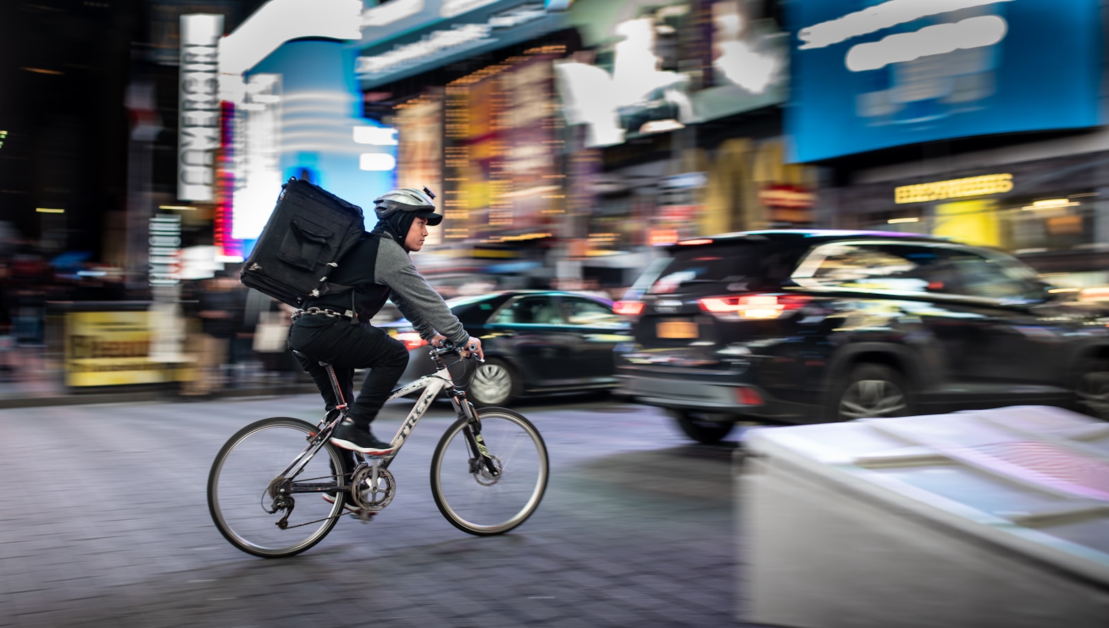 NYC Delivery Worker Pay Rises to $22.13 an Hour